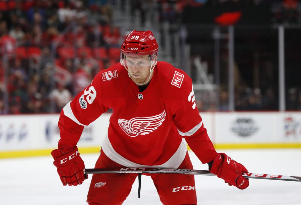 Hockey30 | AYOYE...Le gros Georges a mangé trop de coups sur la tête...