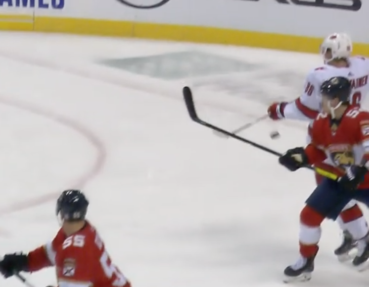 Hockey30 | Vidéo: La PLUS BELLE DÉVIATION de l'HISTOIRE du HOCKEY?