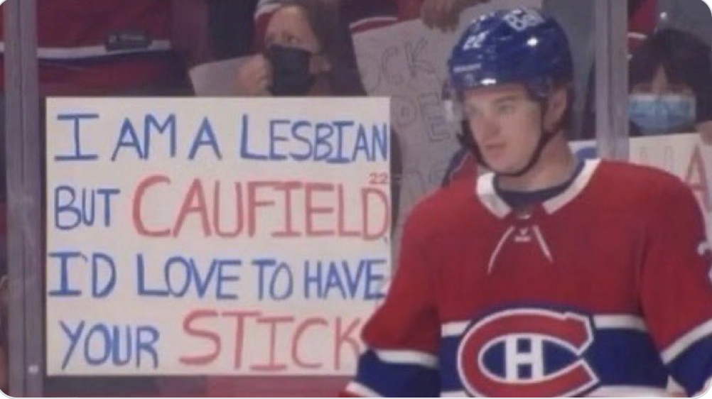 Hockey30 | HAHA...La photo de Cole Caufield devient virale...