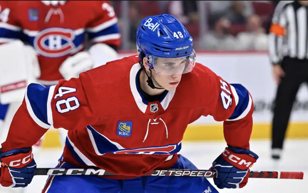 Hockey30 | Vidéo: Filip Mesar est TROP FORT pour le JUNIOR...