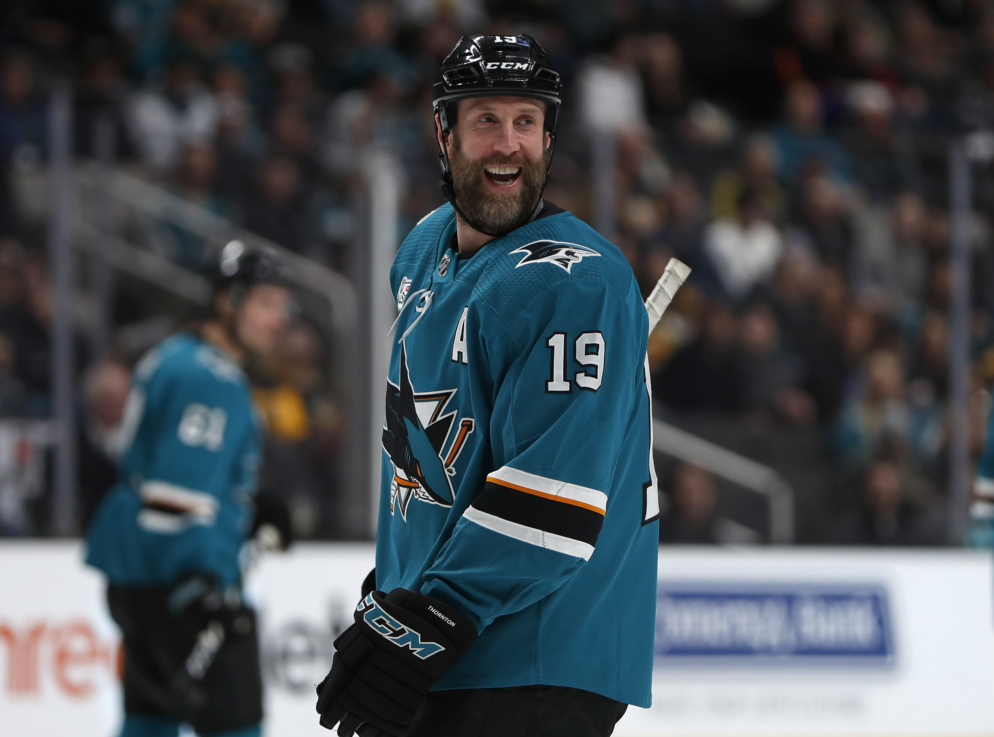 Hockey30 | Joe Thornton est tellement crampé...