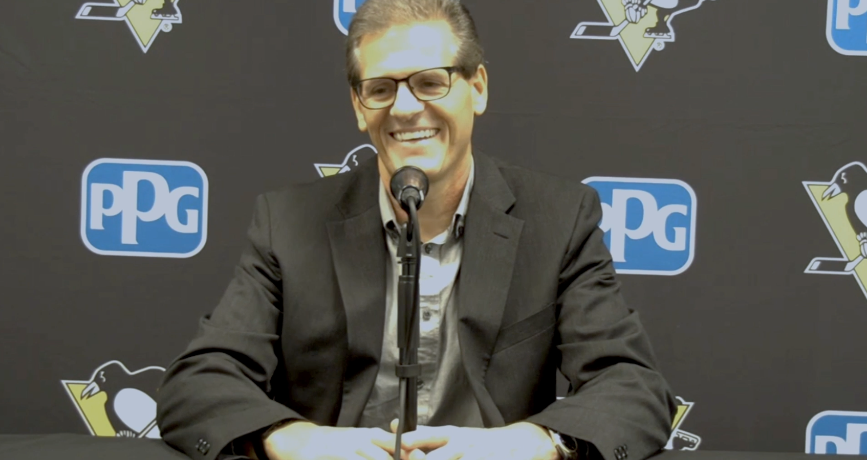 Hockey30 | OUCH...Ron Hextall vise son gardien