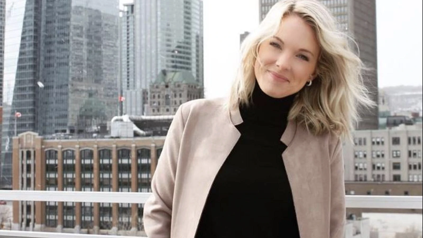 Hockey30 | TVA Sports joue avec le FEU avec Frédérique Guay