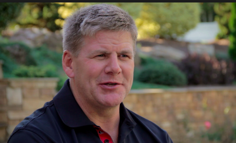 Hockey30 | Le nom de Bill Peters circule de plus en plus à Dallas...