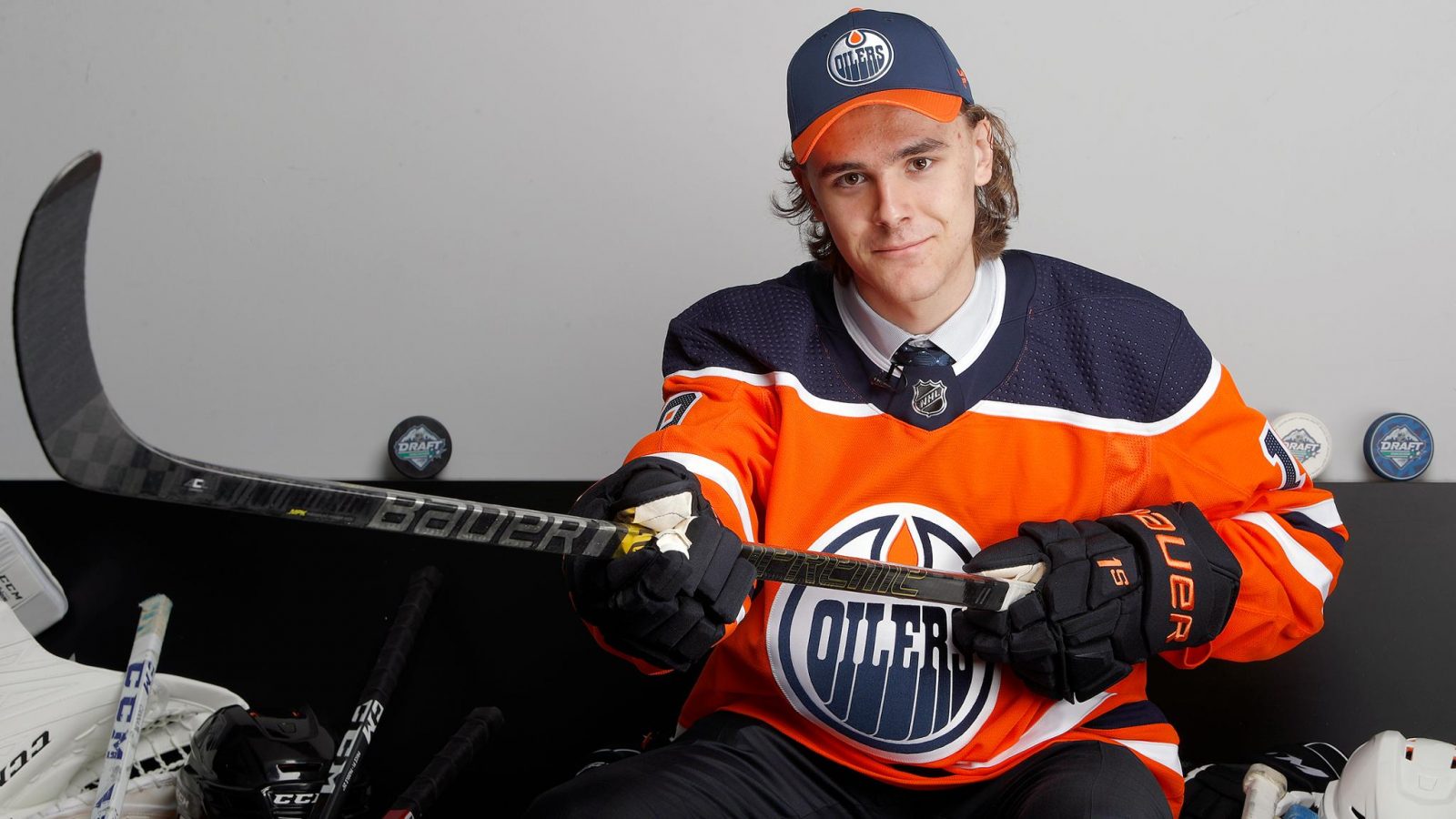 Hockey30 | Raphaël Lavoie TRAÎNÉ dans la BOUE à Edmonton....